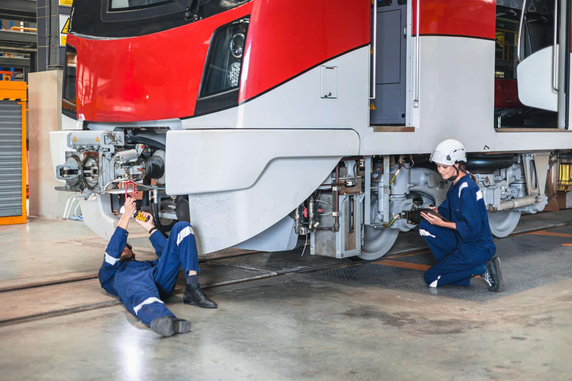 Hybrid Locomotives: Battery‑Diesel Evolution in Freight Transport